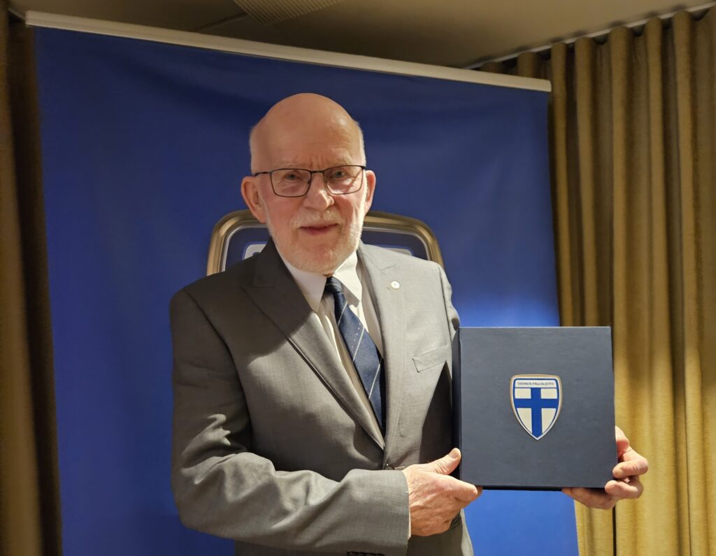Niemisen Urheilijoiden Pentti Pitkäsen elämäntyölle osoitettiin ...